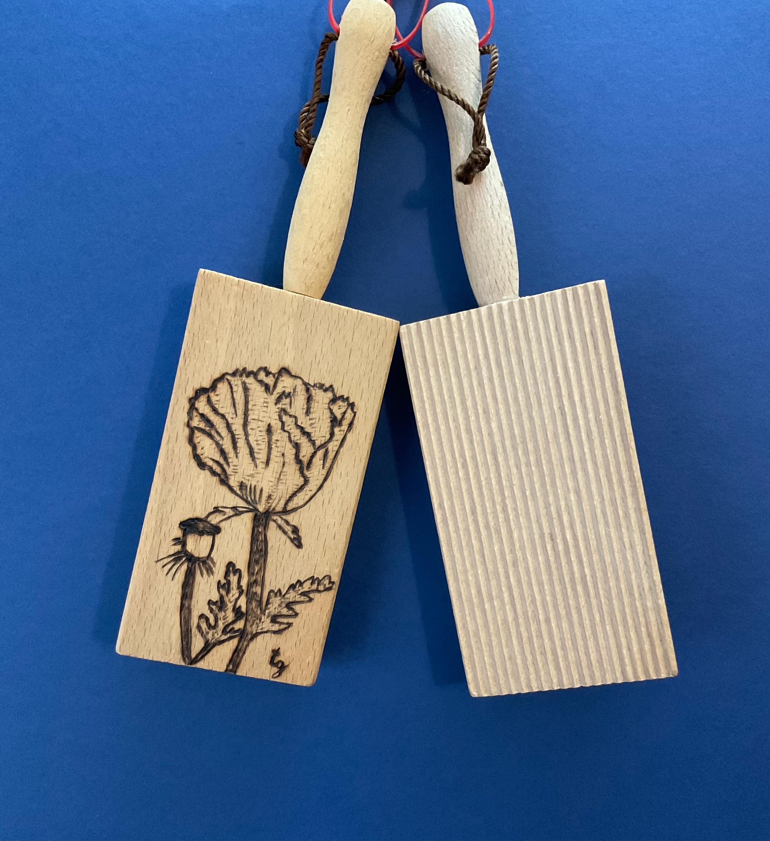 Art. R011 B Taglierino rigagnocchi disegno papaveri